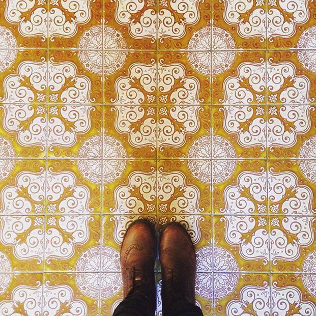 11 photos of beautiful floors behind Viennese doors - Vienna Würstelstand