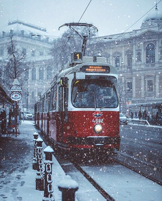 It snowed in Vienna and these 12 photos caught the magic of it - Vienna ...