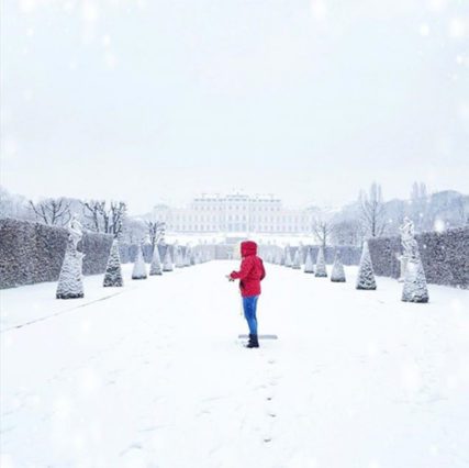 20 fun photos of Vienna under snow this week - Vienna Würstelstand