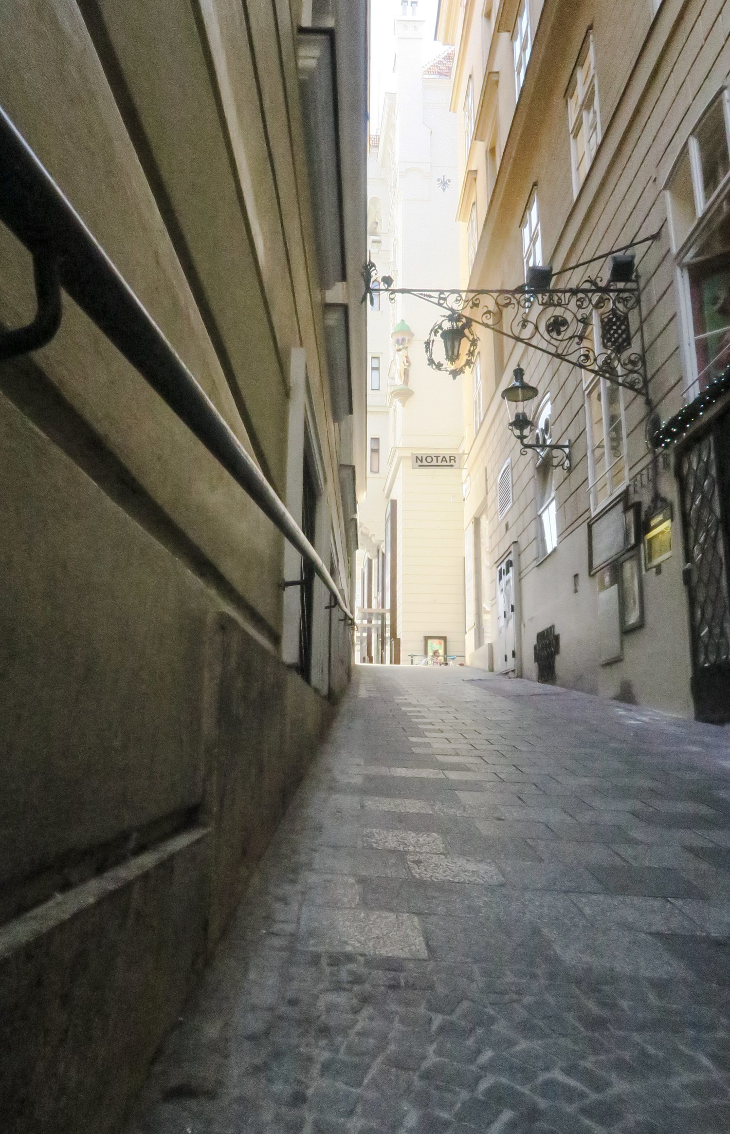 8 pictures of the most charming small streets in Vienna's old city center