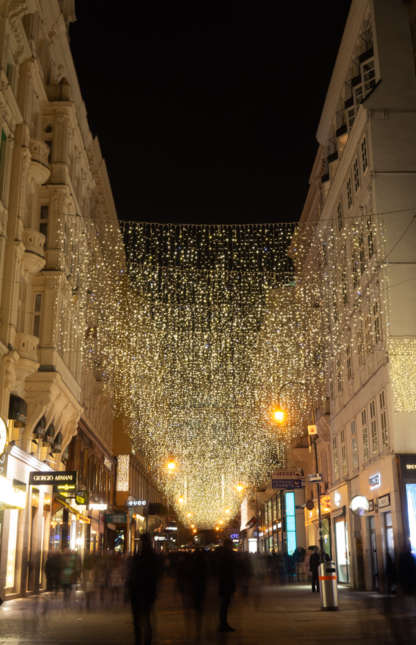 The ultimate self-guided Vienna Christmas lights tour - Vienna Würstelstand