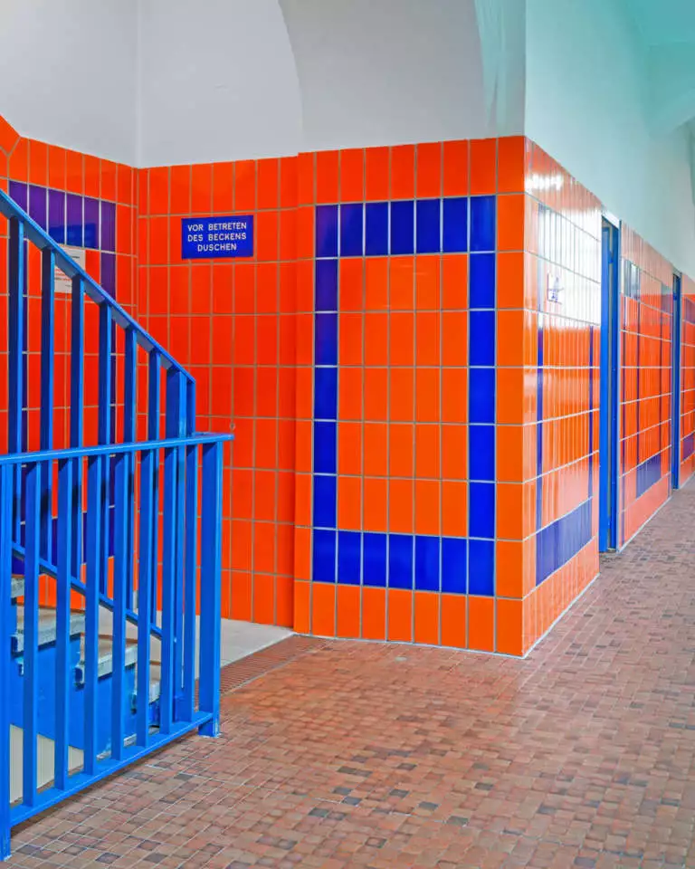 16 photographs capturing the surreal look of Vienna's indoor public ...