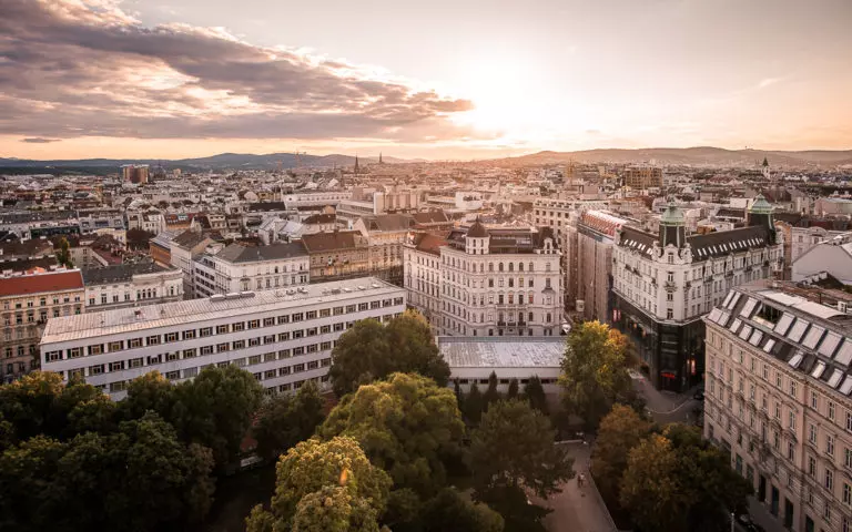 Spectacular sunset photos from Vienna’s rooftop bars where you can ...