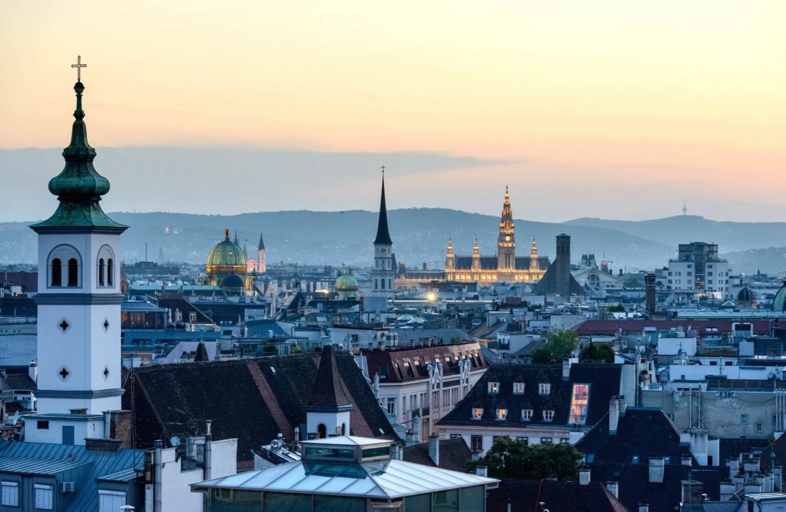 Everything you need to do this weekend in Vienna | Vienna Würstelstand