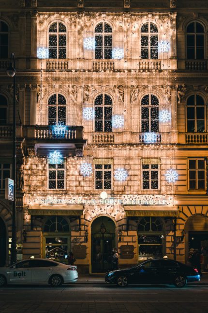 The ultimate self-guided Vienna Christmas lights tour - Vienna Würstelstand