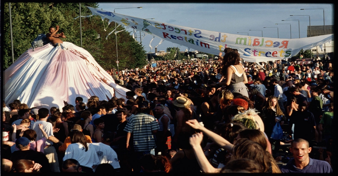 The Fest - ZWISCHEN REPRÄSENTATION UND AUFRUHR - Vienna Würstelstand