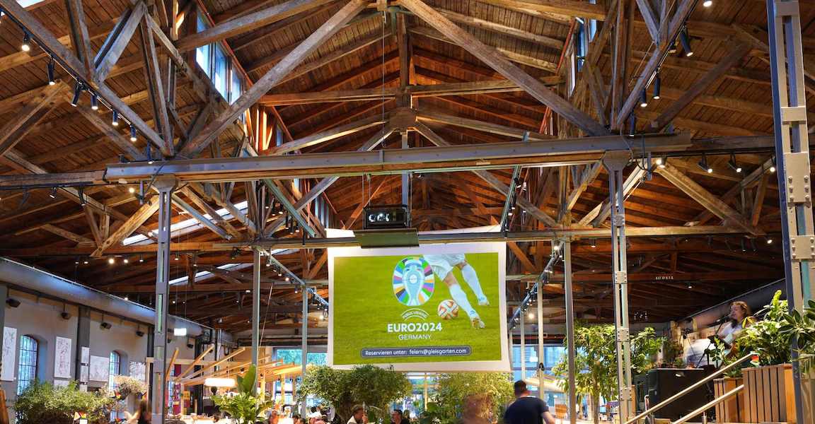 Sommerparty im Gleis//Garten - Vienna Würstelstand